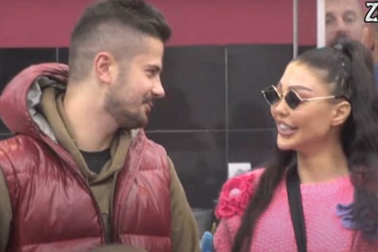 OBJAVLJEN PRIVATNI MOMENAT MAJE I BILALA: Evo šta rade kad misle da ...