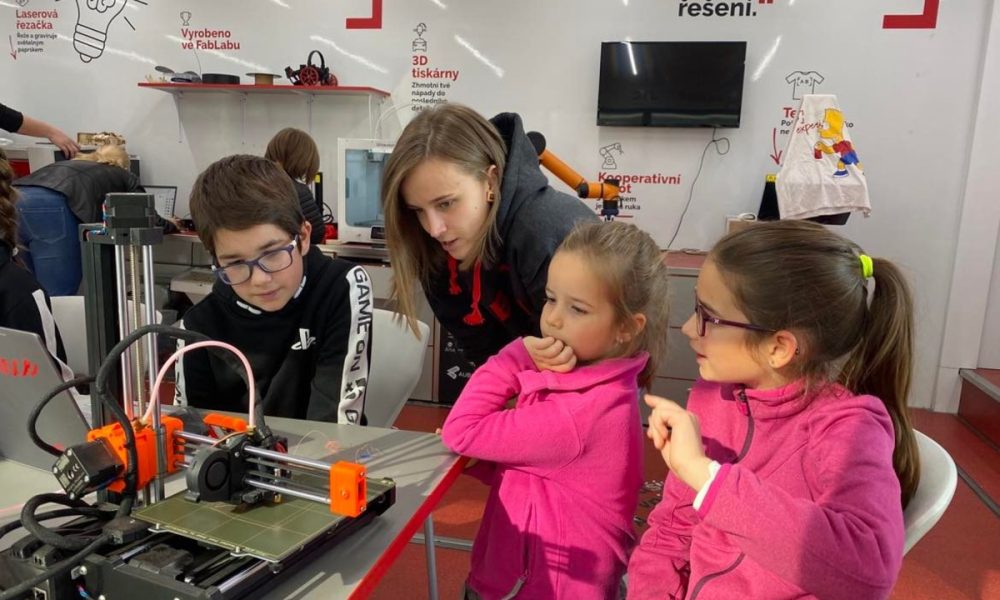 U Mostar stiže najveća mobilna laboratorija tehnologije i robotike na ...