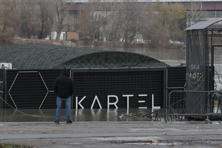Dramatični snimci evakuacije sa splava „Kartel“ – Haber.ba
