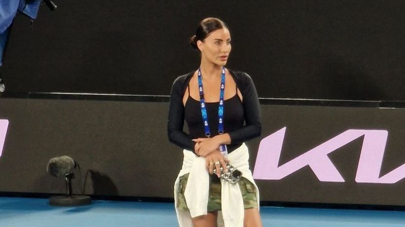 Ko je atraktivna crnka na Đokovićevom treningu u Melburnu – Haber.ba