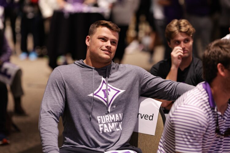 Tragedija na terenu: Mladić kolabirao na treningu, umro u bolnici ...